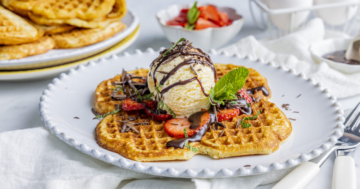 Vafler med kefir, is og jordbær | Prior